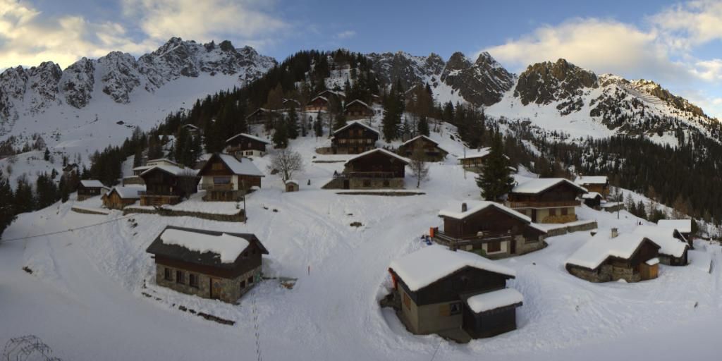 Webkamery v okolí 46.2°S 7.07°V - meteoblue