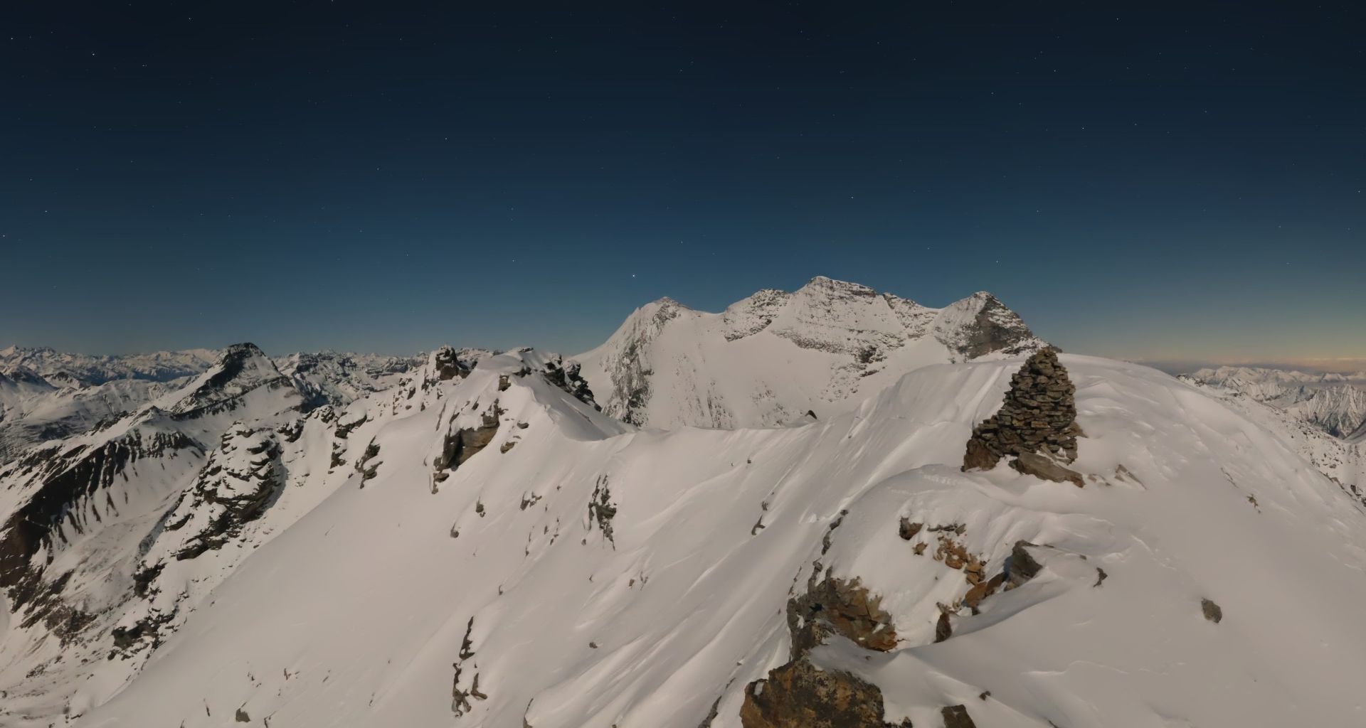 Webové kamery v okolí 46.28°S 8.07°V - meteoblue